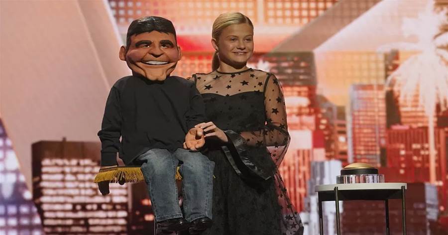 Darci Lynne Reveals Her Newest Puppet To Simon Cowell